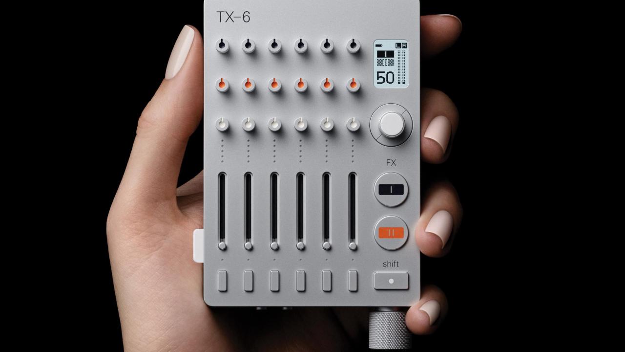 最強コラボ – Panic Inc がイエローなゲーム機を発表、デザインはあの Teenage Engineering ！塊魂の高橋慶太氏の ...